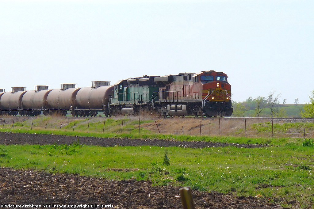 BNSF 7708 eastbound